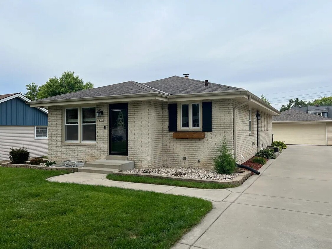 4386 S 37th St, Greenfield, WI 53221 - House Rental in Greenfield, WI ...