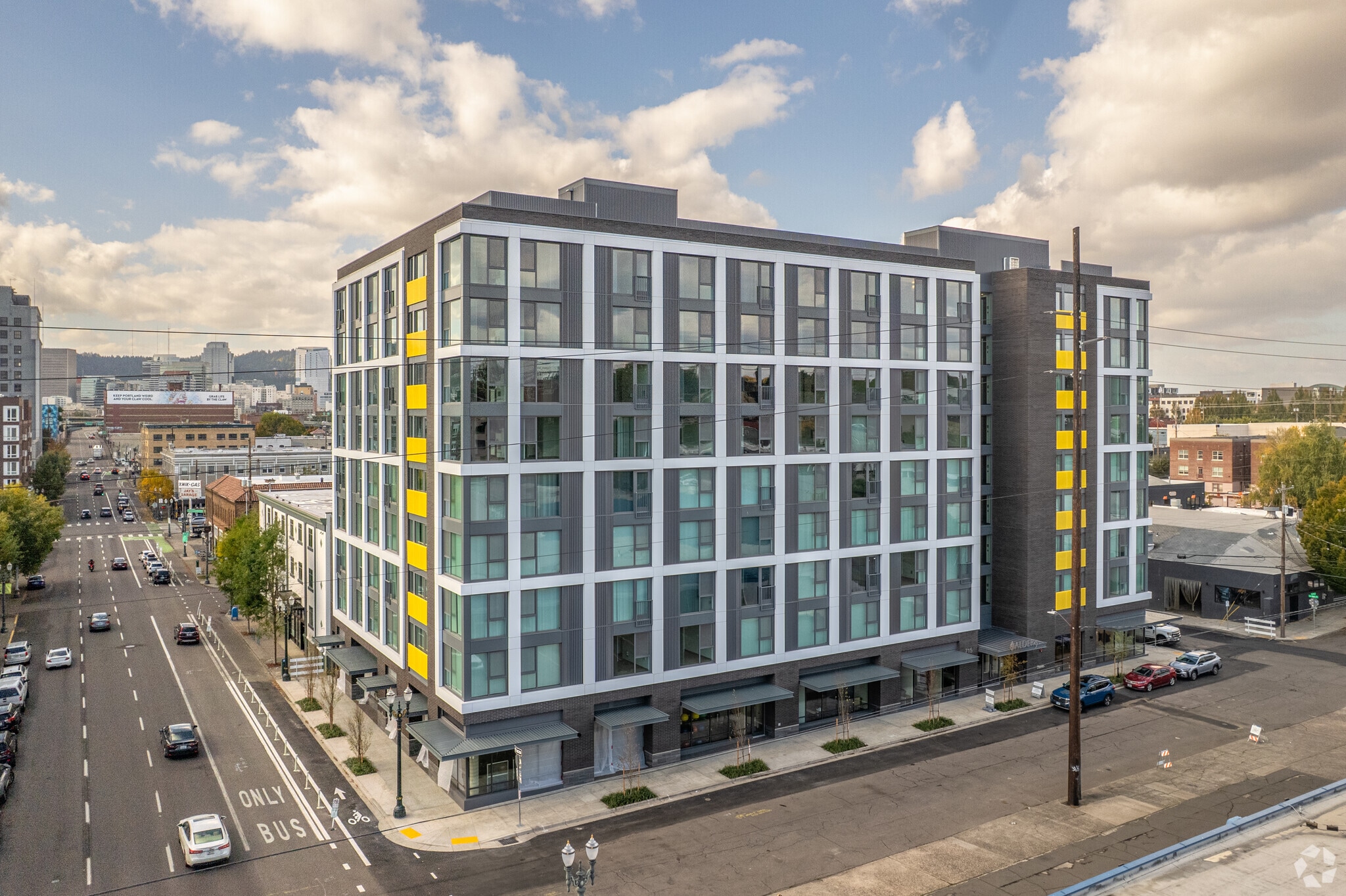 Alder 9 - 715 Se 9th Ave Portland, OR 97214 | Apartments.com