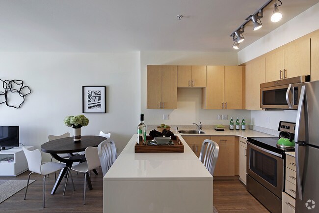 Port Gardner Apartments for Rent with High Ceilings - Everett, WA ...