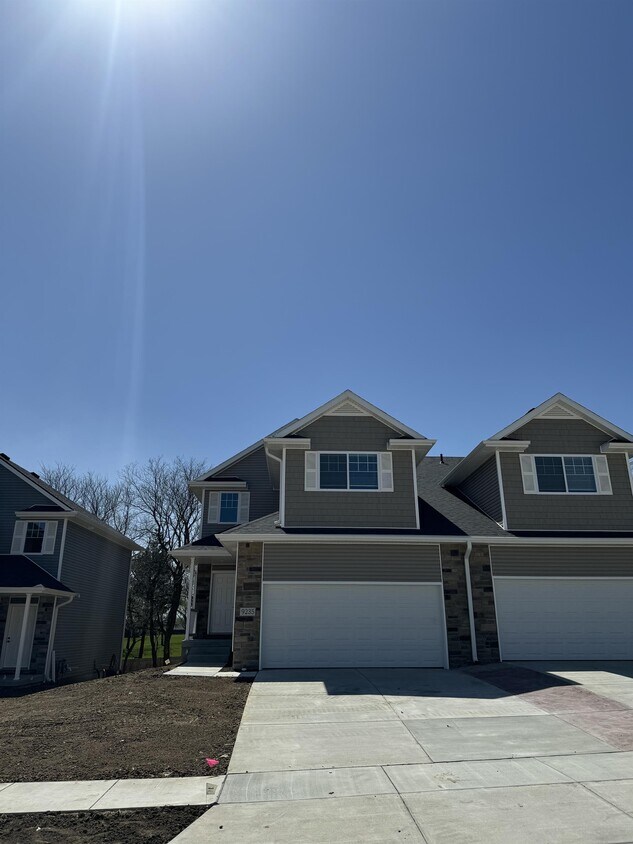 9235 Peregrine Rd, Lincoln, NE 68505 - Townhome Rentals in Lincoln NE ...