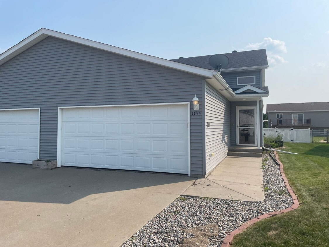 1135-38 1/2 38 1/2 Ave W, West Fargo, ND 58078 - House Rental in West ...
