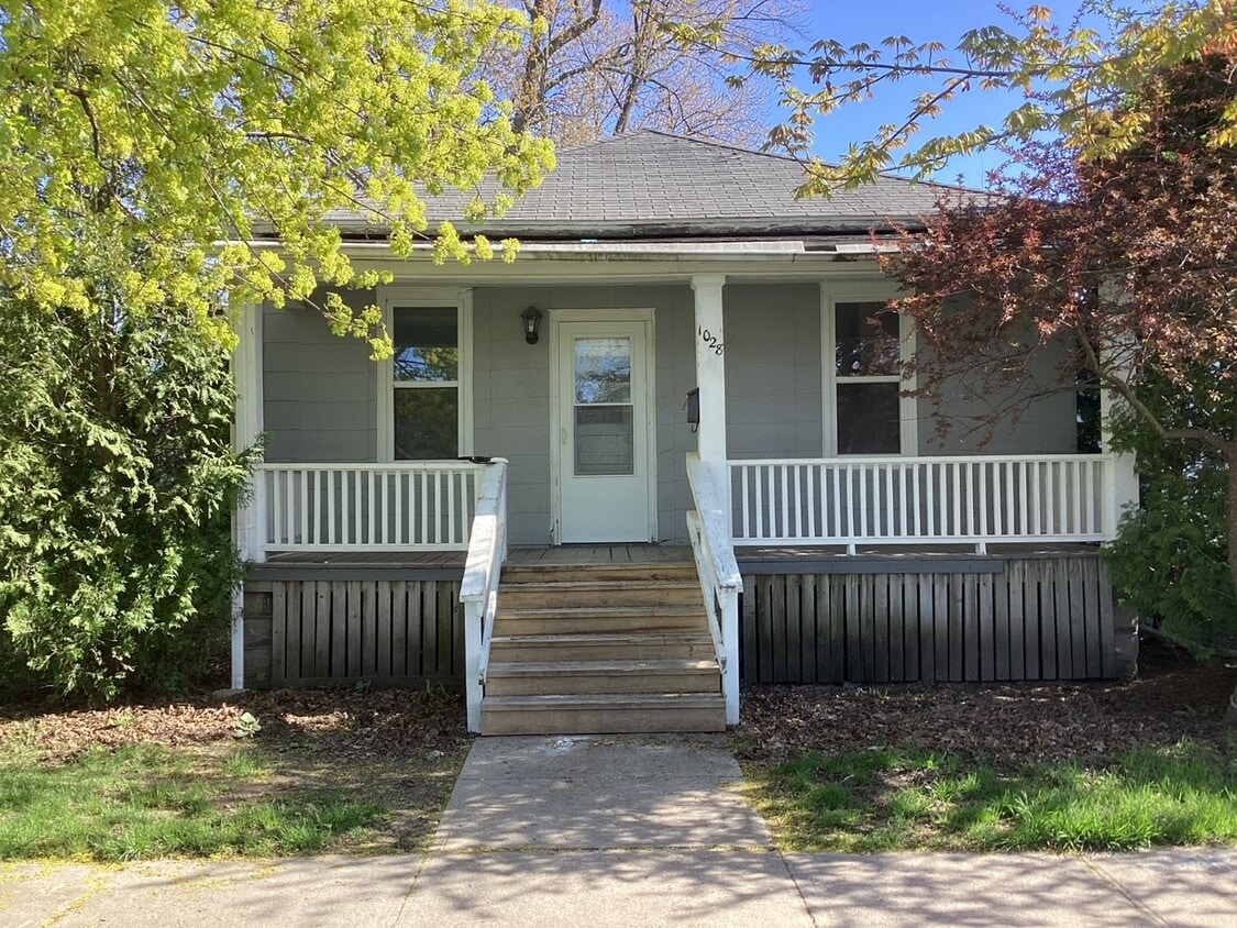 1028 Union St, Port Huron, MI 48060 - House Rental in Port Huron, MI ...