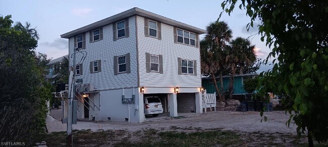 254 Palermo Cir, Fort Myers Beach, FL 33931 - Townhome Rentals in Fort ...