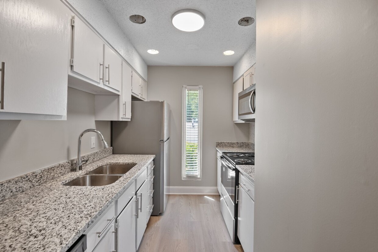 Colonial Pointe Apartments - 7648 Garners Ferry Rd Columbia, SC 29209 ...
