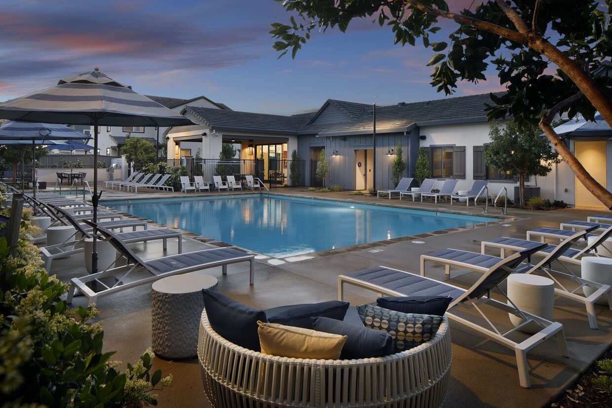 Escala at Stanford Crossing Townhomes for Rent - Lathrop, CA ...
