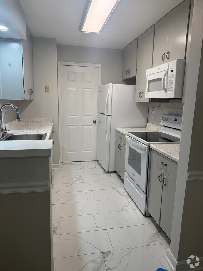 Greencastle Manor Condominiums Apartments for Rent with Hardwood Floors ...