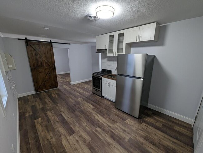 205 Oskaloosa St, Pella, IA 50219 - Condo for Rent in Pella, IA ...