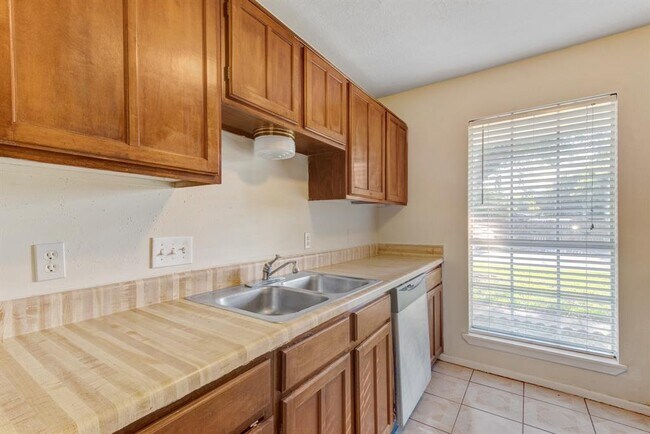 9521 Danforth Way, Houston, TX 77083 - Condo for Rent in Houston, TX ...