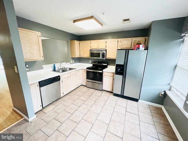 4111 Applegate Ct, Suitland-Silver Hill, MD 20746 - Townhome Rentals in ...