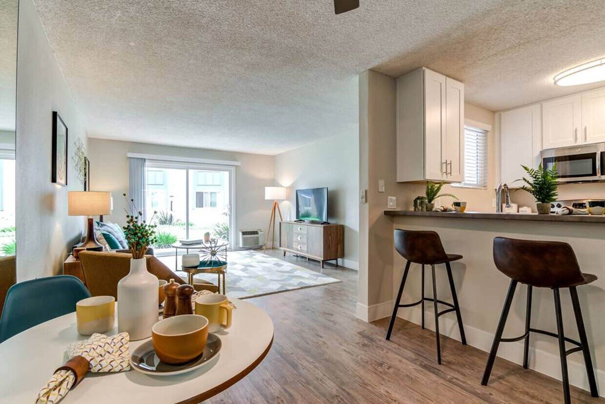Veranda La Mesa Photos