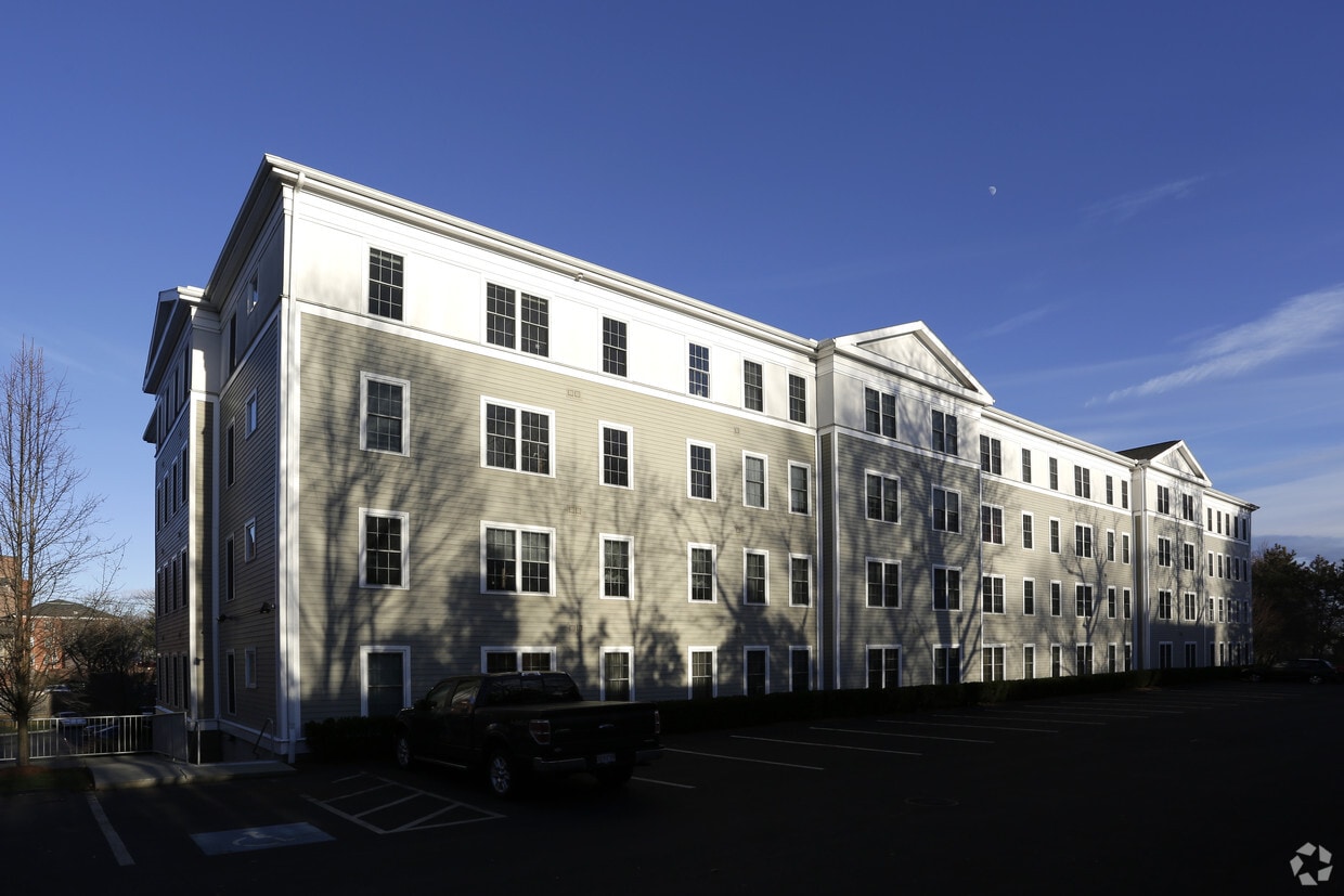 12 Crowninshield St, Peabody, MA 01960 - 12 Crowninshield St Peabody ...
