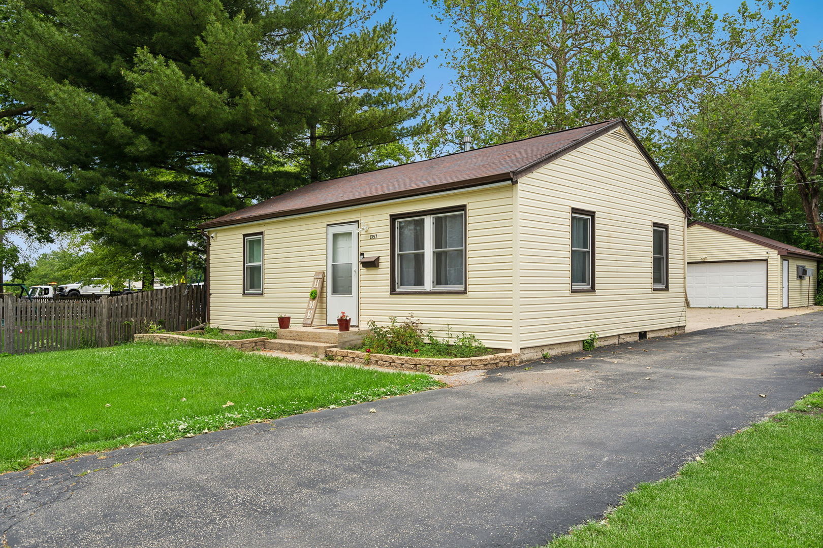 1357 Morgan St, Joliet, IL 60436 - House Rental in Joliet, IL ...
