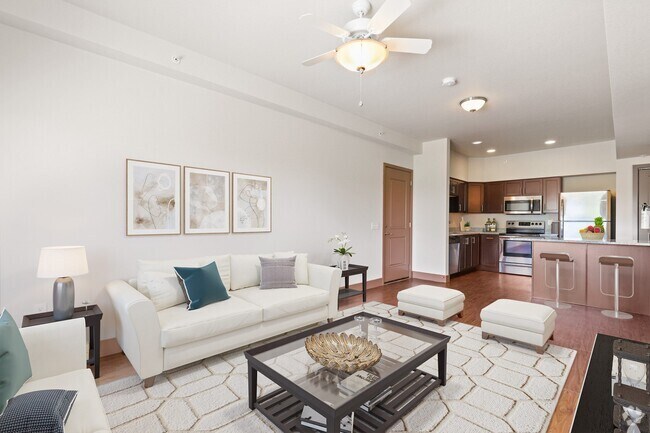 Kingston Woods Apartments for Rent with a Walk-In Closet - Fort Collins ...