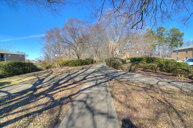 Axis on Beltline - 2025 Danville Park Dr SW Decatur, AL | Apartments.com