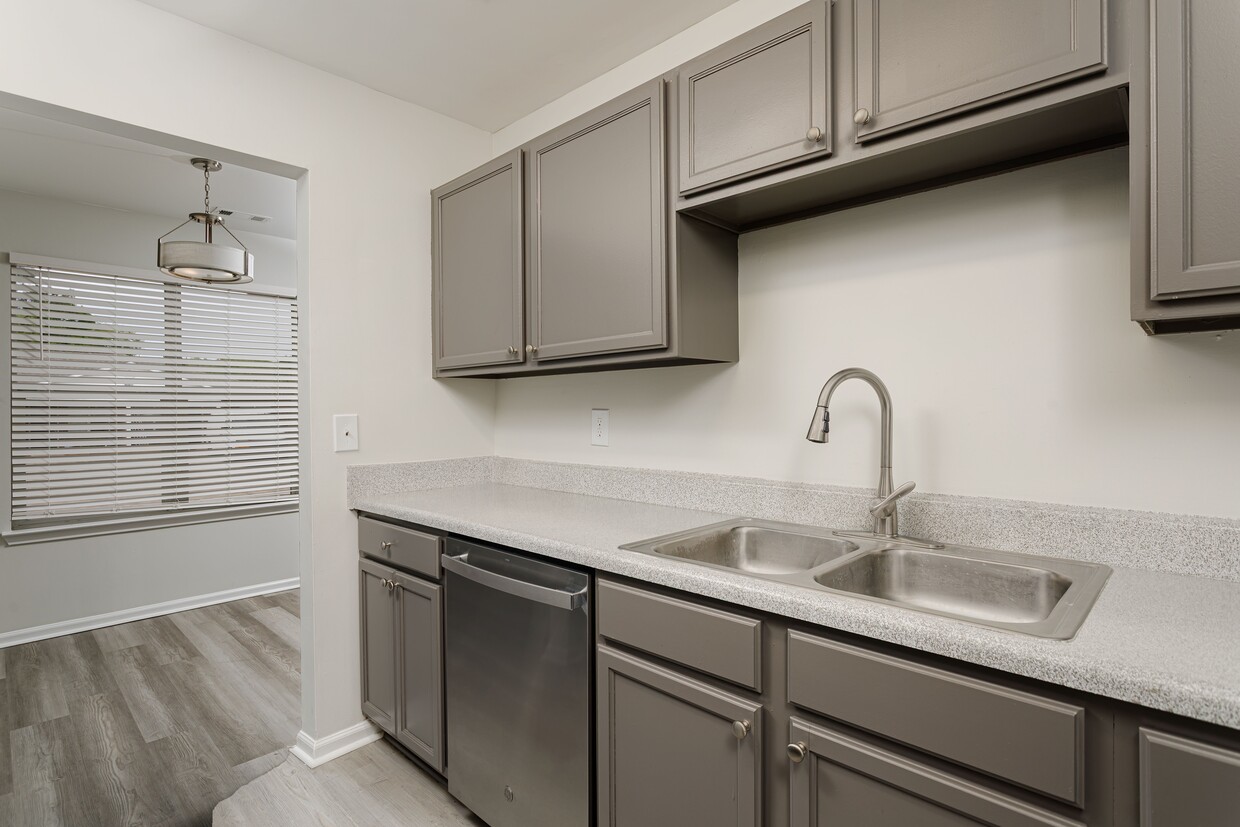 The Oakley at Spring Creek - 107 Harrison Dr Tuscumbia, AL 35674 ...