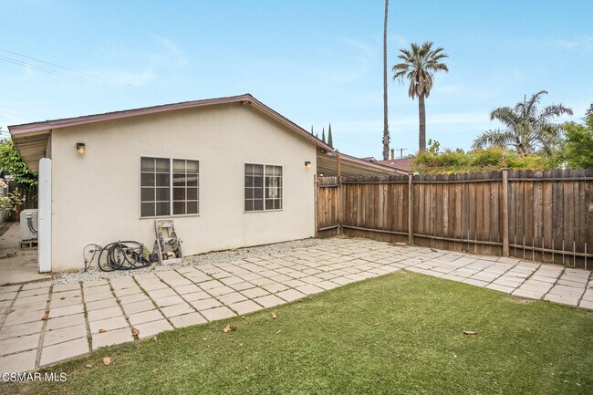 4937 Topanga Canyon Blvd, Los Angeles, CA 91364 - Townhome Rentals in ...