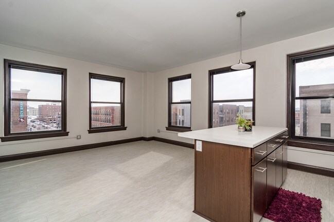 Randolph Apartments Apartments - Des Moines, IA | Apartments.com