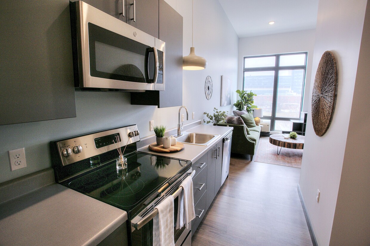 The Traveler Apartments - 4400 Douglas St Omaha, NE 68131 | Apartments.com