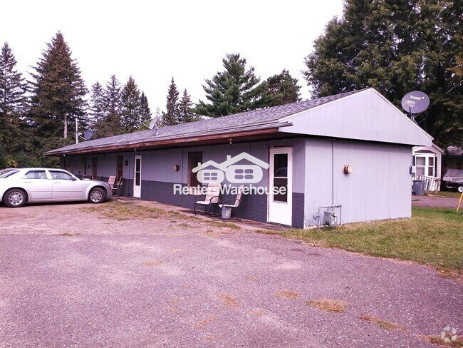 Apartments for Rent with a Swimming Pool in Milltown WI