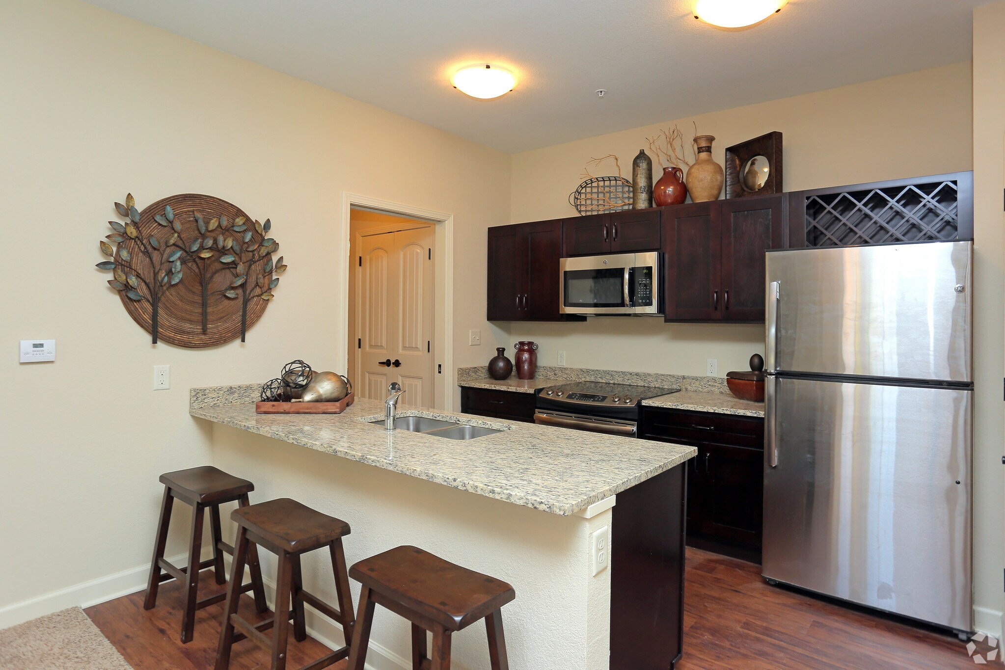 Anderson House Luxury Apartments - 407 N Garrison Ave Ferrelview, MO ...