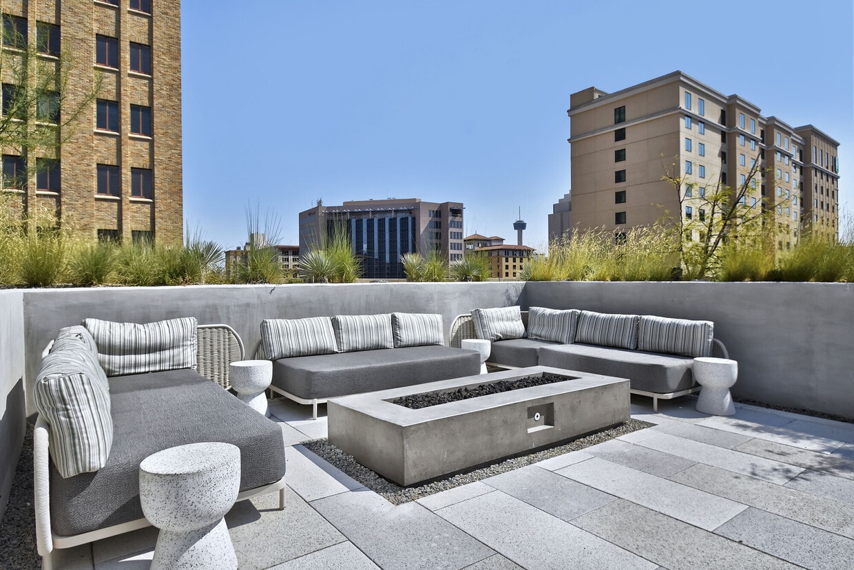 300 Main - 300 N Main Ave San Antonio, TX 78205 | Apartments.com