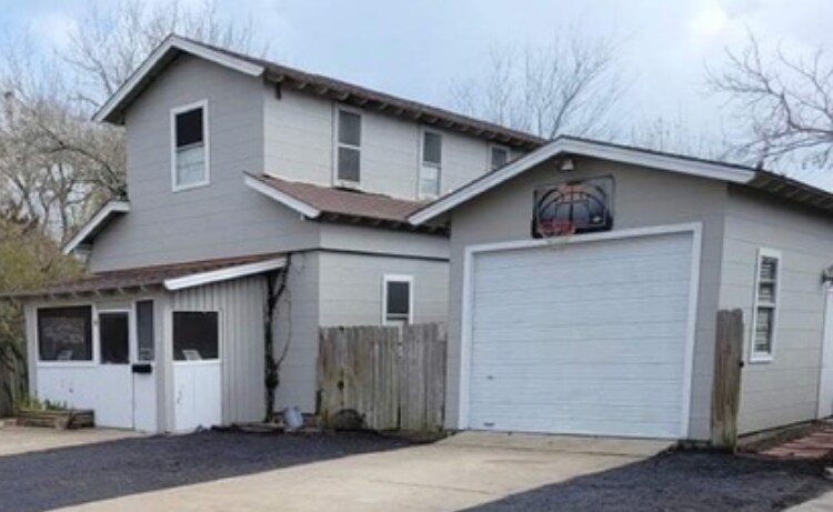 206 Cheeves Ave, Port Lavaca, TX 77979 | Apartments.com