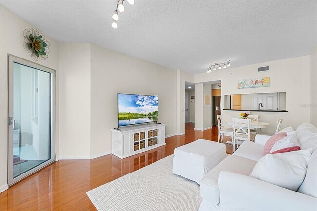 322 E Central Blvd Unit 1612, Orlando, FL 32801 - Condo for Rent in ...