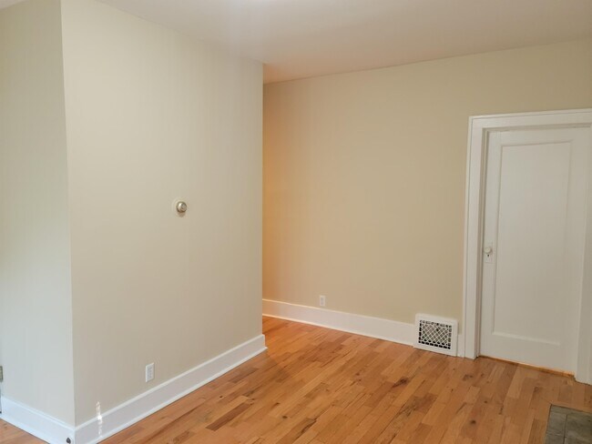 958 W Cross St Unit 1, Ypsilanti, MI 48197 - Room for Rent in Ypsilanti ... 958 W Cross St Unit 1, Ypsilanti, MI 48197 - Room for Rent in Ypsilanti ...
