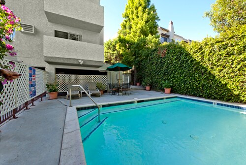The Ridgeview - 19039 Nordhoff St Northridge, CA | Apartments.com