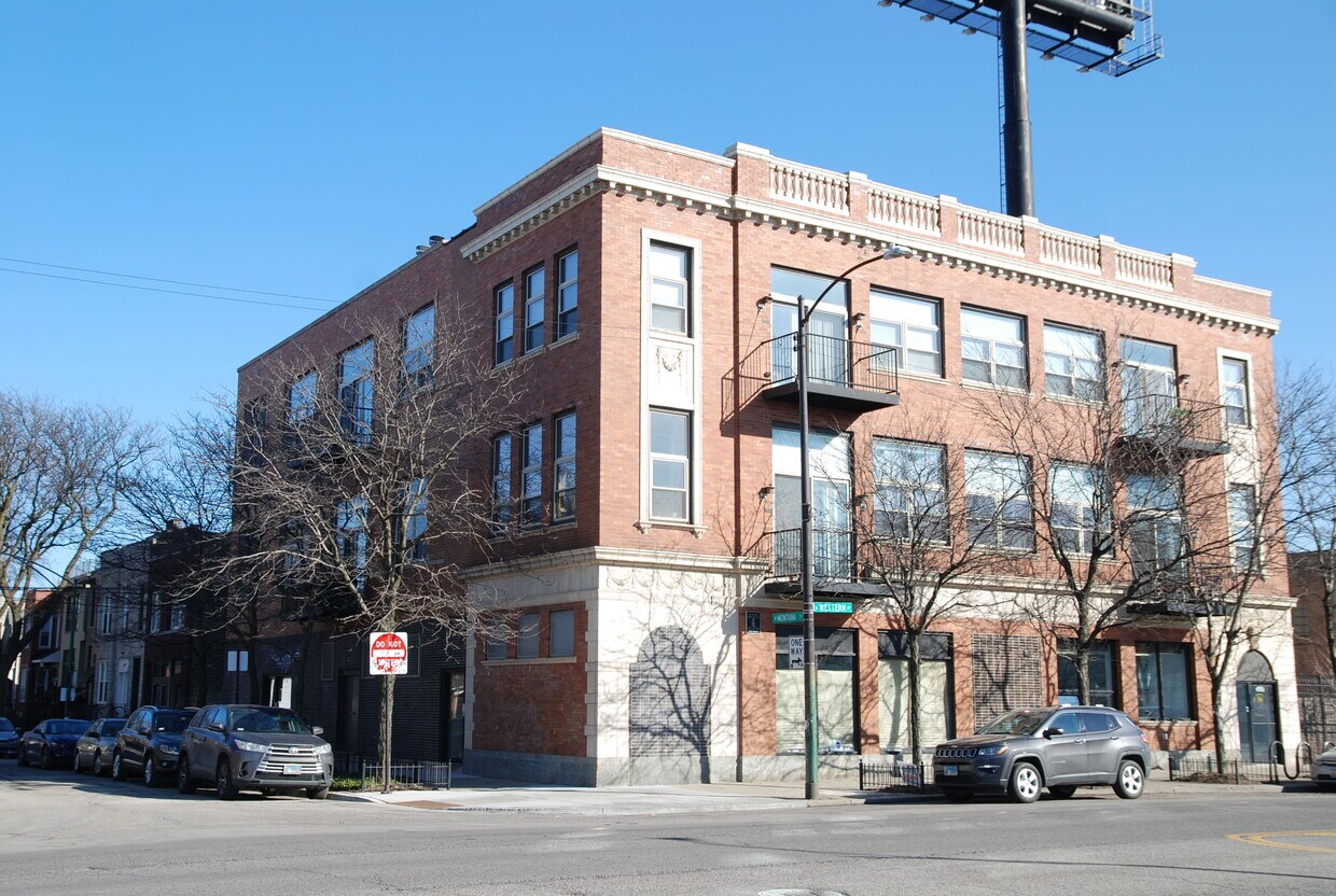 2347 W Montana St Unit 2B, Chicago, IL 60647 - Condo for Rent in ...