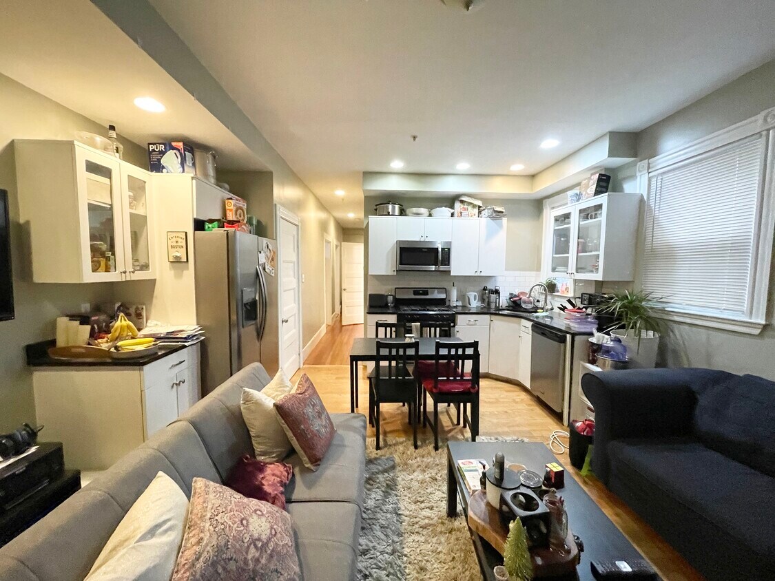 8 Darling St Unit 1, Boston, MA 02120 - 8 Darling St Boston, MA 02120 ...