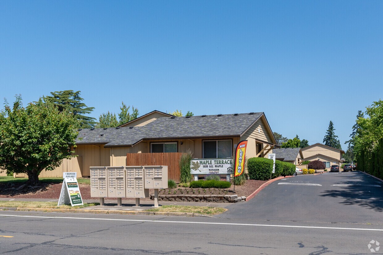 Maple Terrace Apartments - 1535 SE Maple St Hillsboro, OR 97123 ...