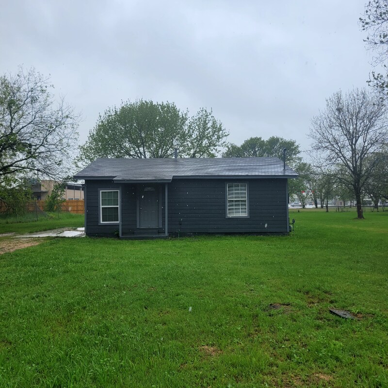 1107 S Commerce St, Lockhart, TX 78644 | Apartments.com