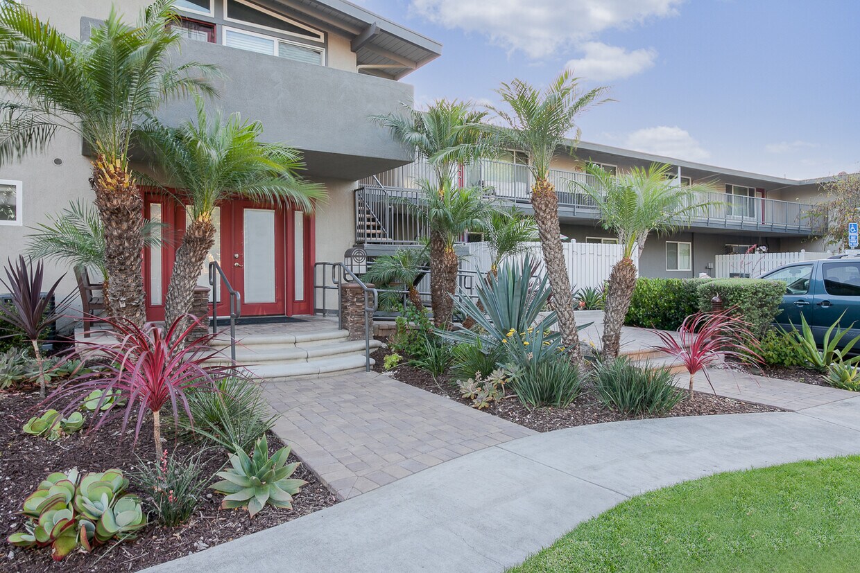 Park Del Amo Apartments