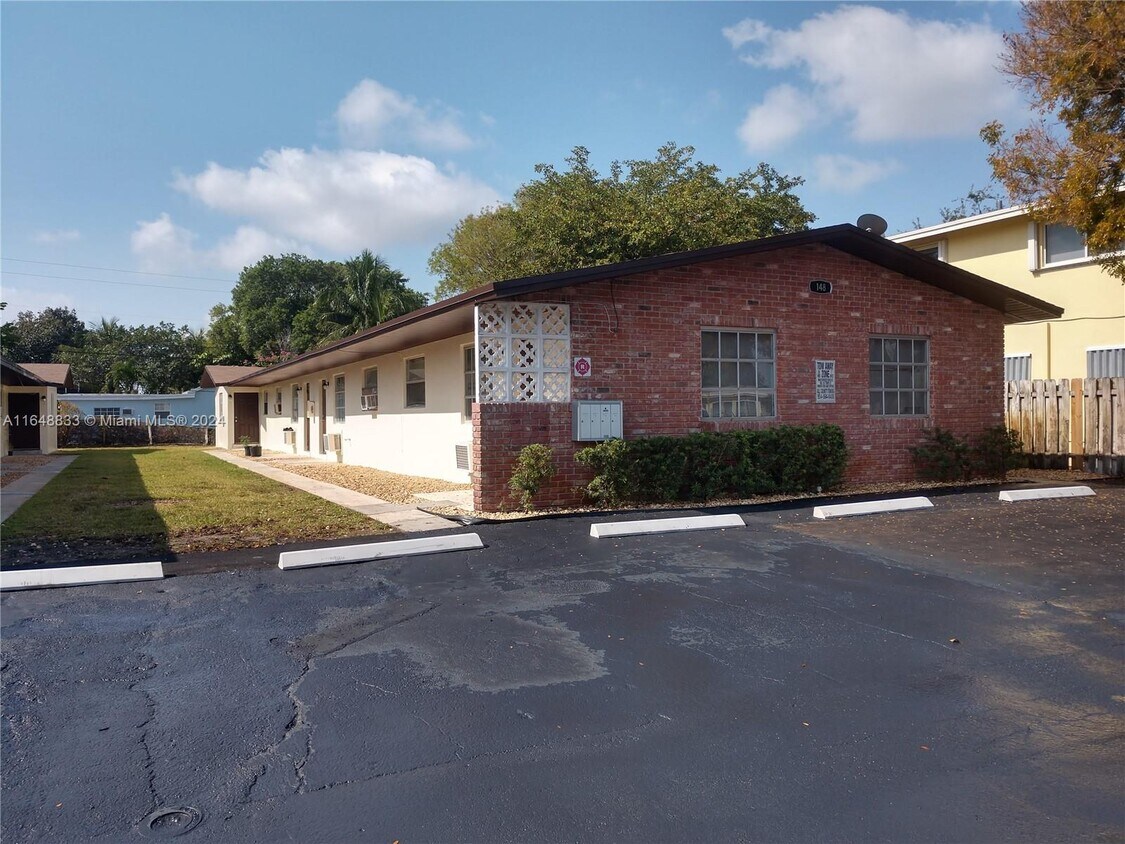 148 NW 40th Ct Unit 3, Oakland Park, FL 33309 - Room for Rent in ...