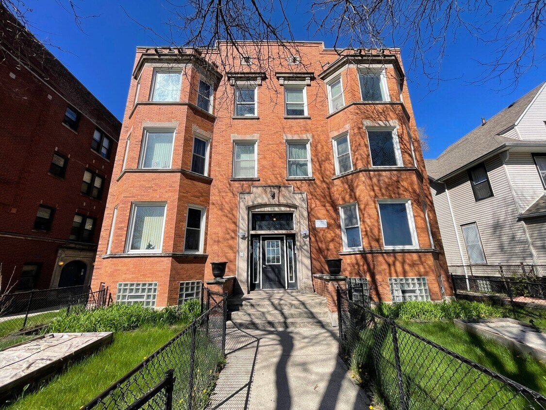 6844 S Normal Blvd, Chicago, IL 60621 - House Rental in Chicago, IL ...