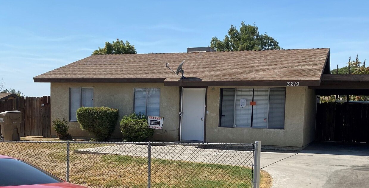 3217-3219 Crestline Rd Unit 3219, Bakersfield, CA 93306 - Room for Rent ...