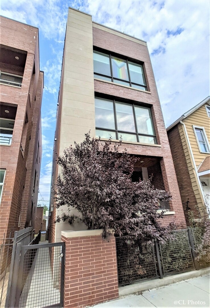 1542 W Augusta Blvd Unit 2, Chicago, IL 60642 - Condo for Rent in ...