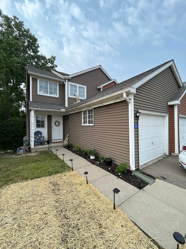 378 Rolling Meadows Dr, Ann Arbor, MI 48103 - Townhome Rentals in Ann ...