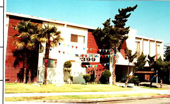 Golden State Apartments - 6961 Whitsett Ave Los Angeles, CA 91605 ...