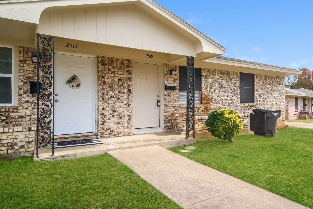 2519 Normont Cir, Fort Worth, TX 76103 | Apartments.com