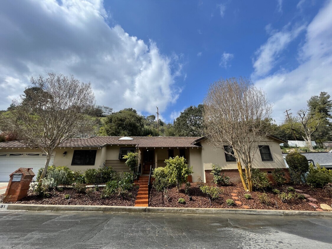 3801 Longview Valley Rd, Sherman Oaks, CA 91423 - House Rental in ...