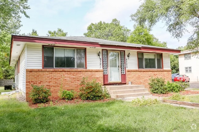 Colonial Village Houses for Rent - Mounds View, MN