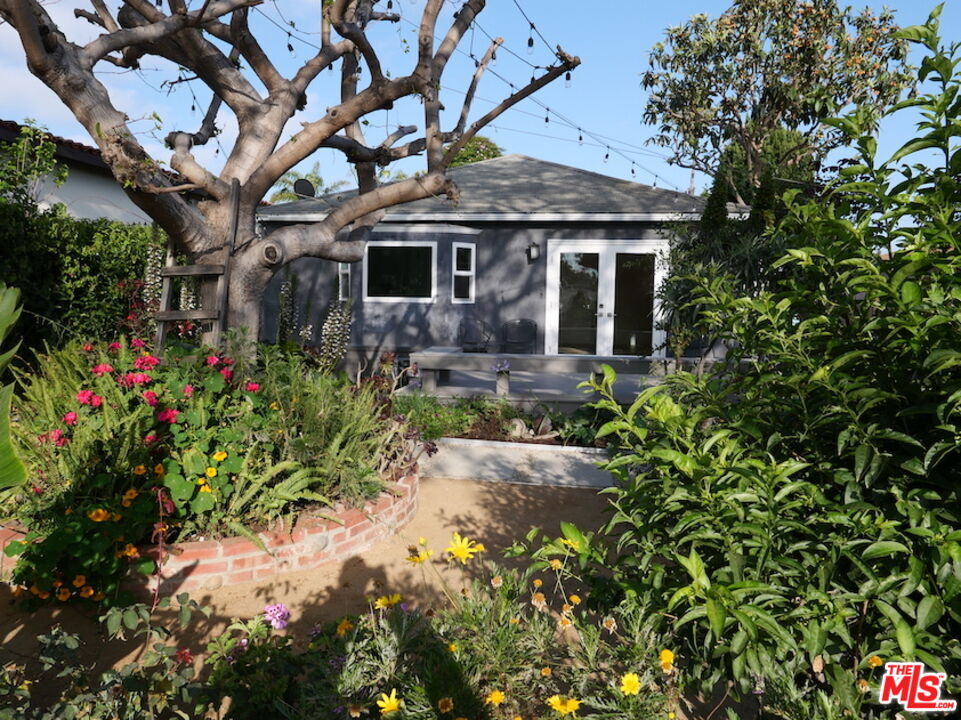 856 Coeur D Alene Ave, Los Angeles, CA 90291 - Room for Rent in Los ...