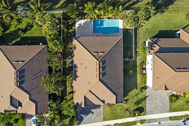 Park Central at Cypress Key Apartments for Rent with Hardwood Floors ...