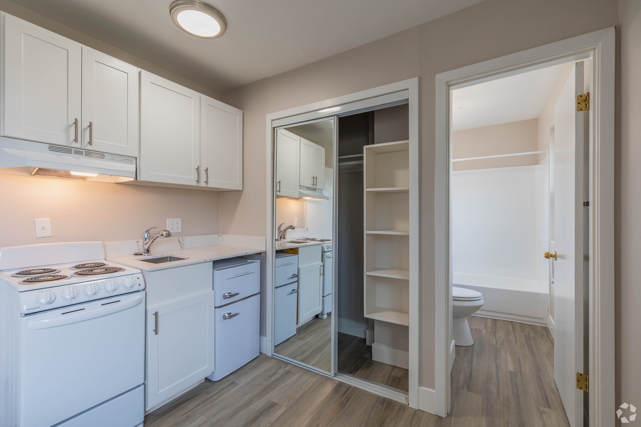 Union Plaza Apartments - 400 E Union St Seattle, WA 98122 | Apartments.com