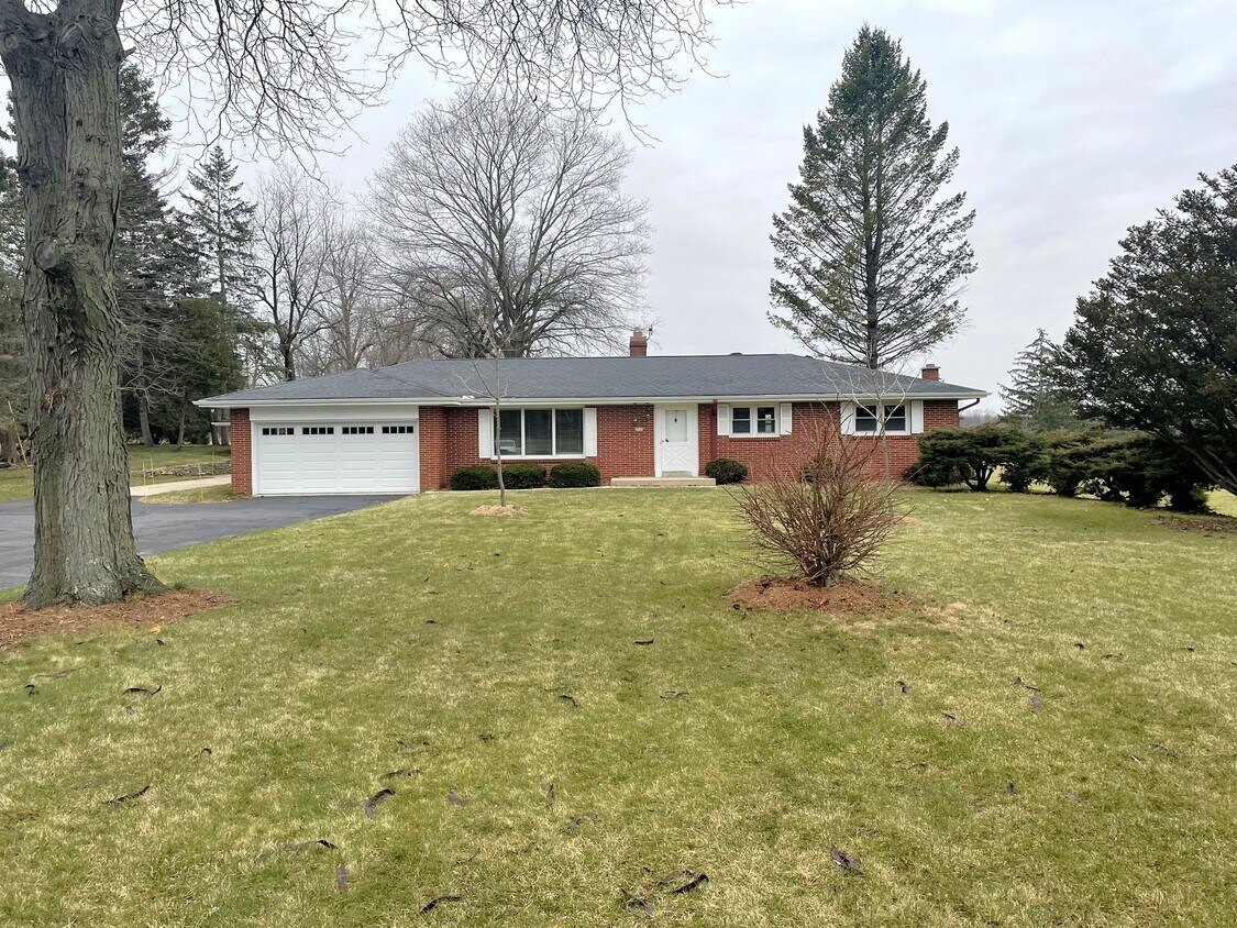 3840 N Green Bay Rd, Caledonia, WI 53404 - House Rental in Caledonia ...