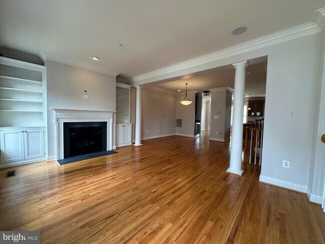 1313 McLean Crest Ct, McLean, VA 22101 - Townhome Rentals in McLean VA ...