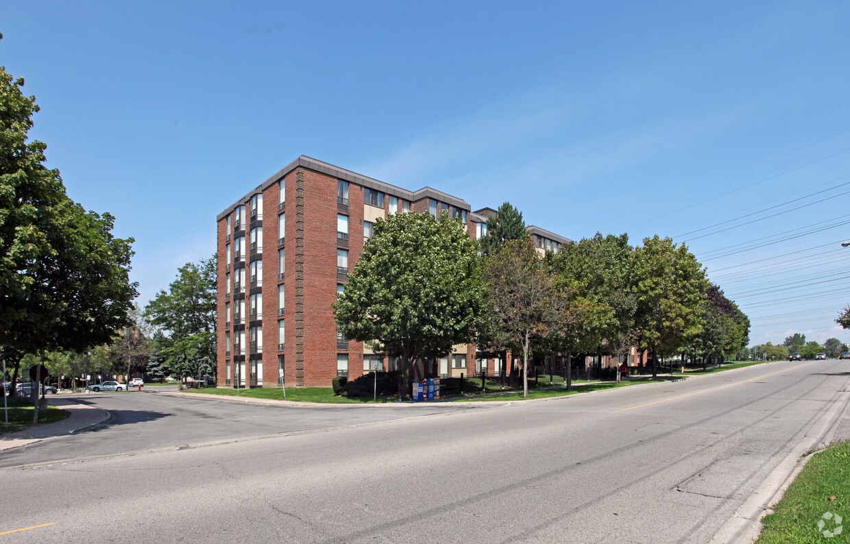 Village at the Pines Apartments - 1540 Pickering Pky Pickering, ON ...