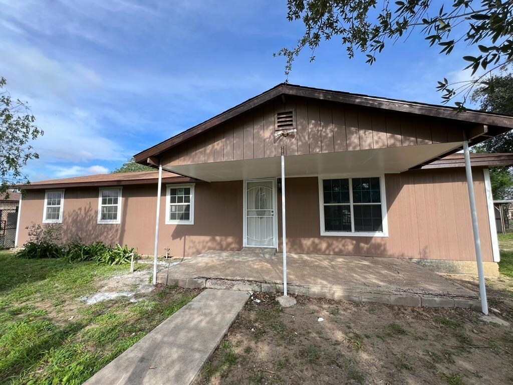1906 Carla St, Zapata, TX 78076 - House Rental in Zapata, TX ...